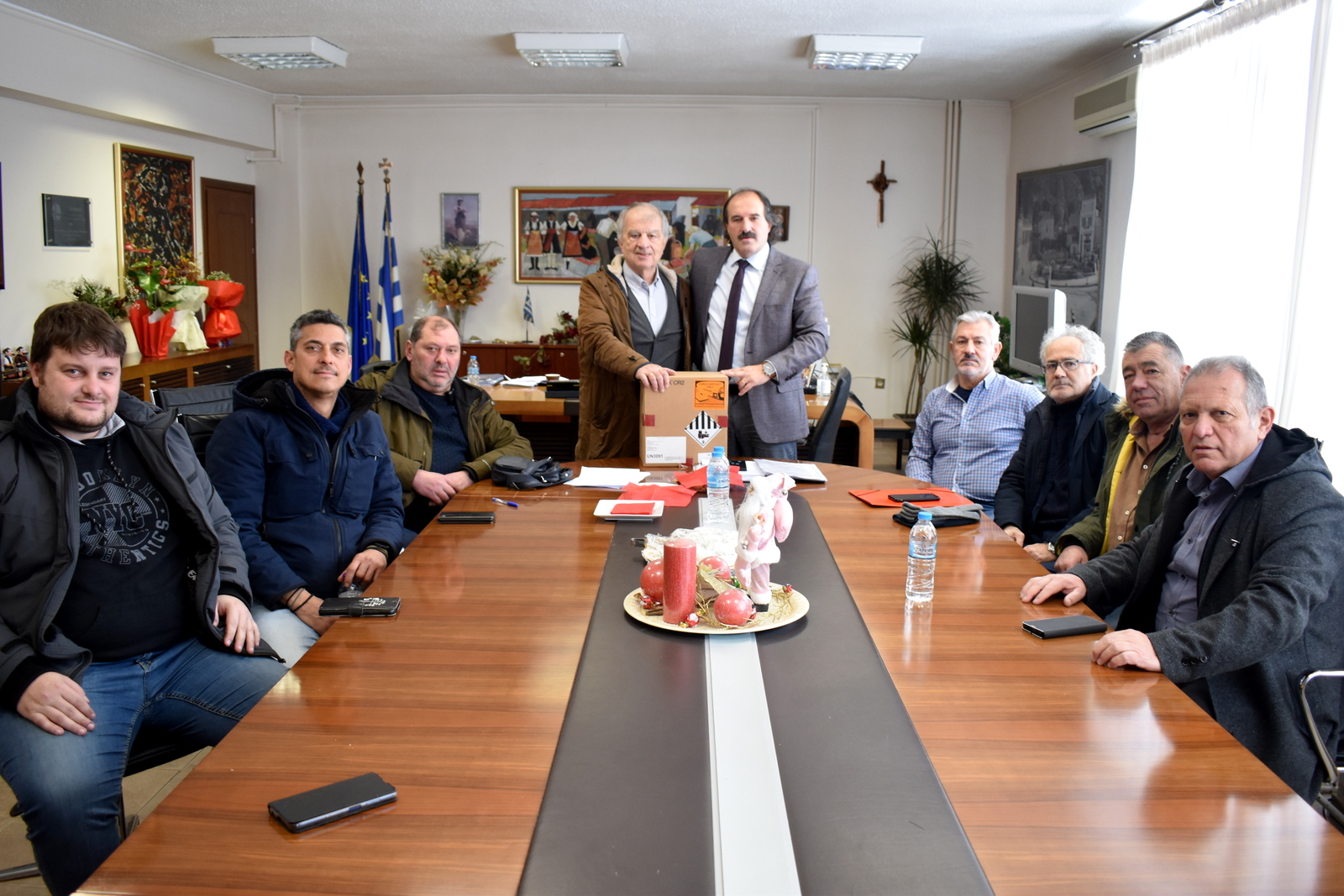 Παράδοση απινιδωτή από την Π.Ε. Φλώρινας στην Ε.Π.Σ. Φλώρινας – Ε.Π.Σ ...